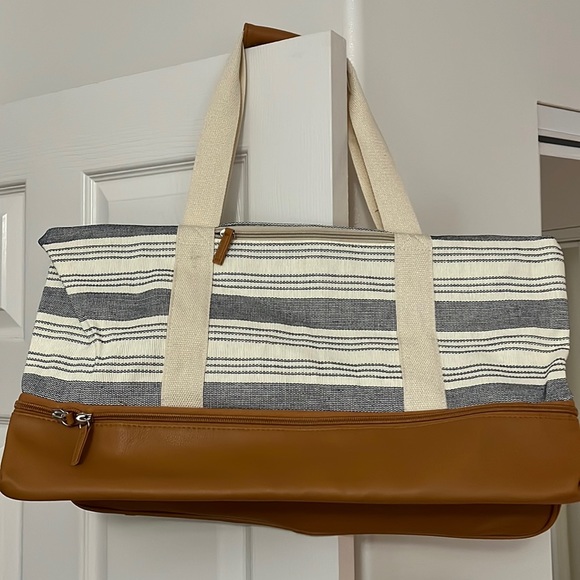 DSW | Bags | Dsw Brand New Weekender Bag | Poshmark